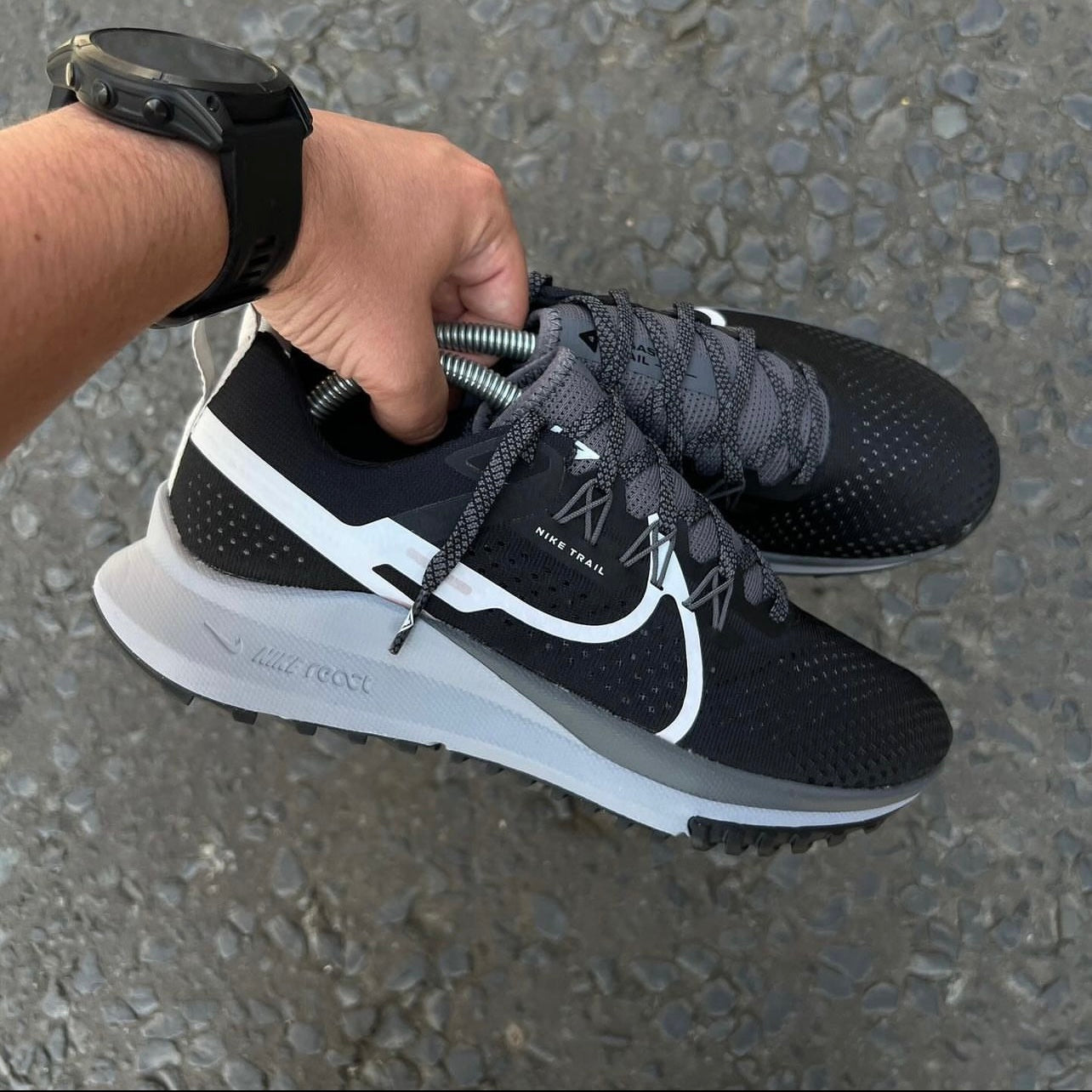 Black Pegasus Trail – Active Luxury Wear